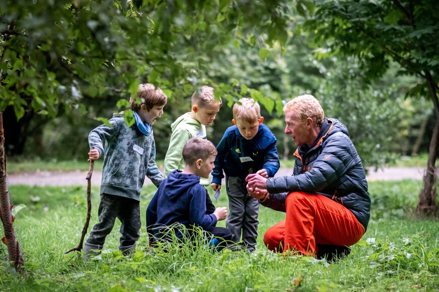 Outdoor learning - Greatwood Community Primary & Nursery School